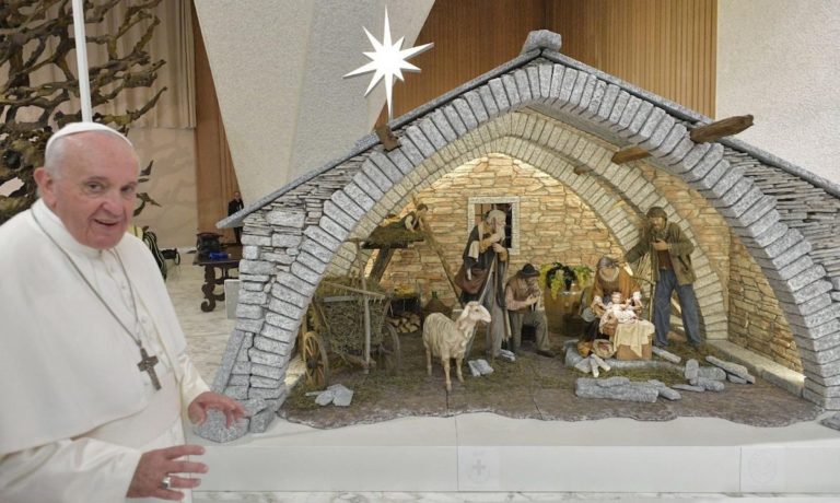 ¿Qué significa el nacimiento navideño? El Papa lo explica