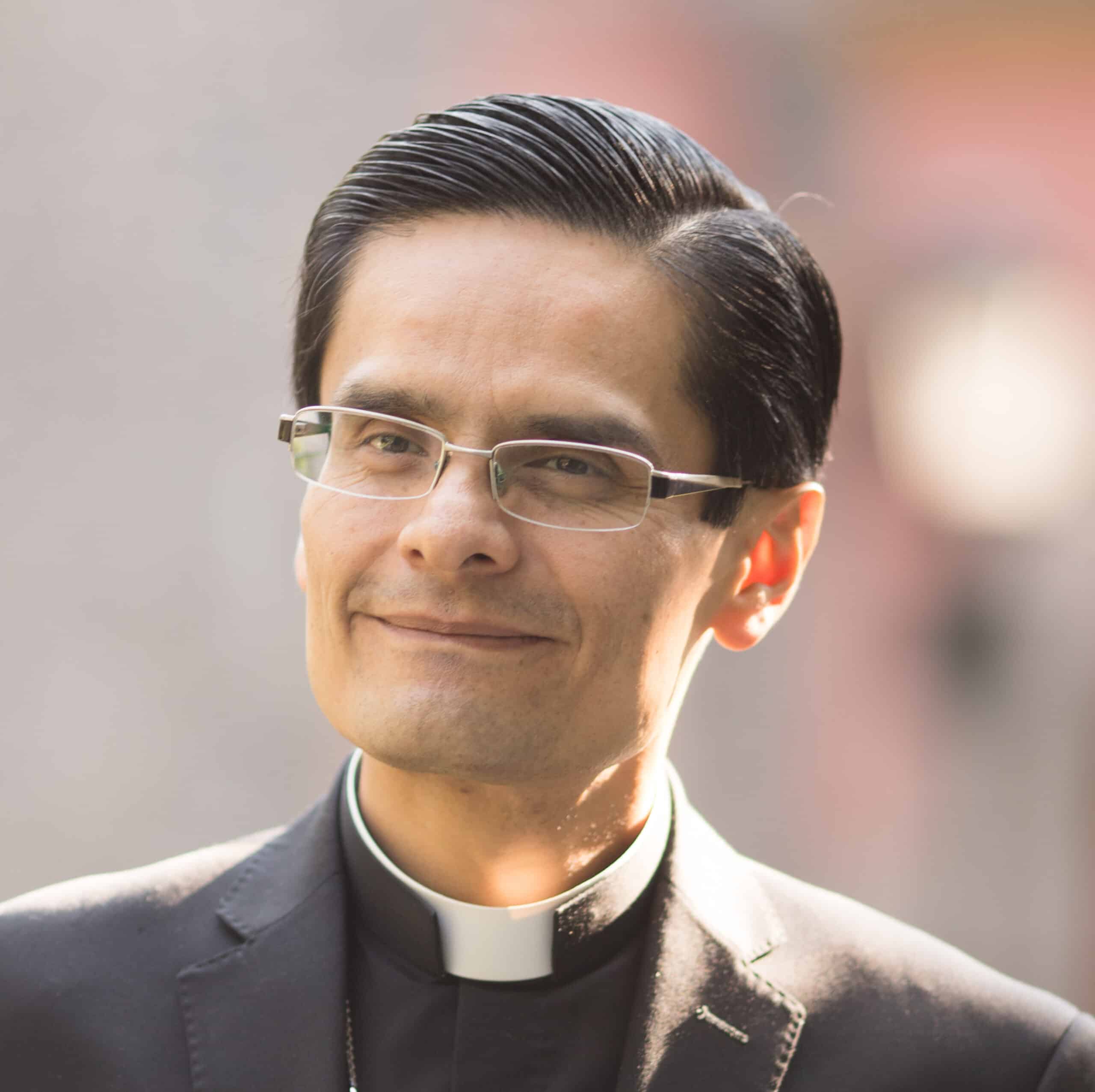 Mons. Luis Manuel Pérez Raygoza, autor en Desde la Fe