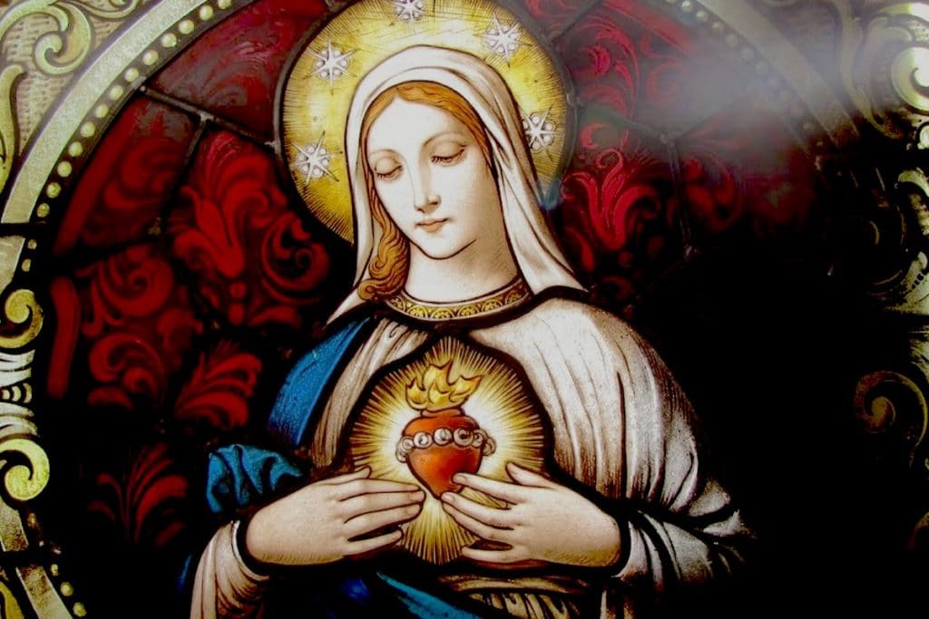 Oración al Inmaculado Corazón de María para el inicio del mes