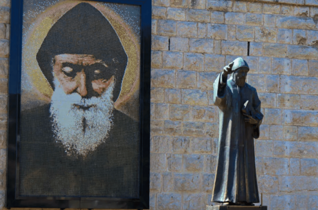 Así fue como san Charbel intercedió por mi sobrino Santi