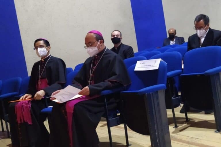 ‘Sacerdotes para rato’; Universidad Anáhuac cuidará salud del presbiterio