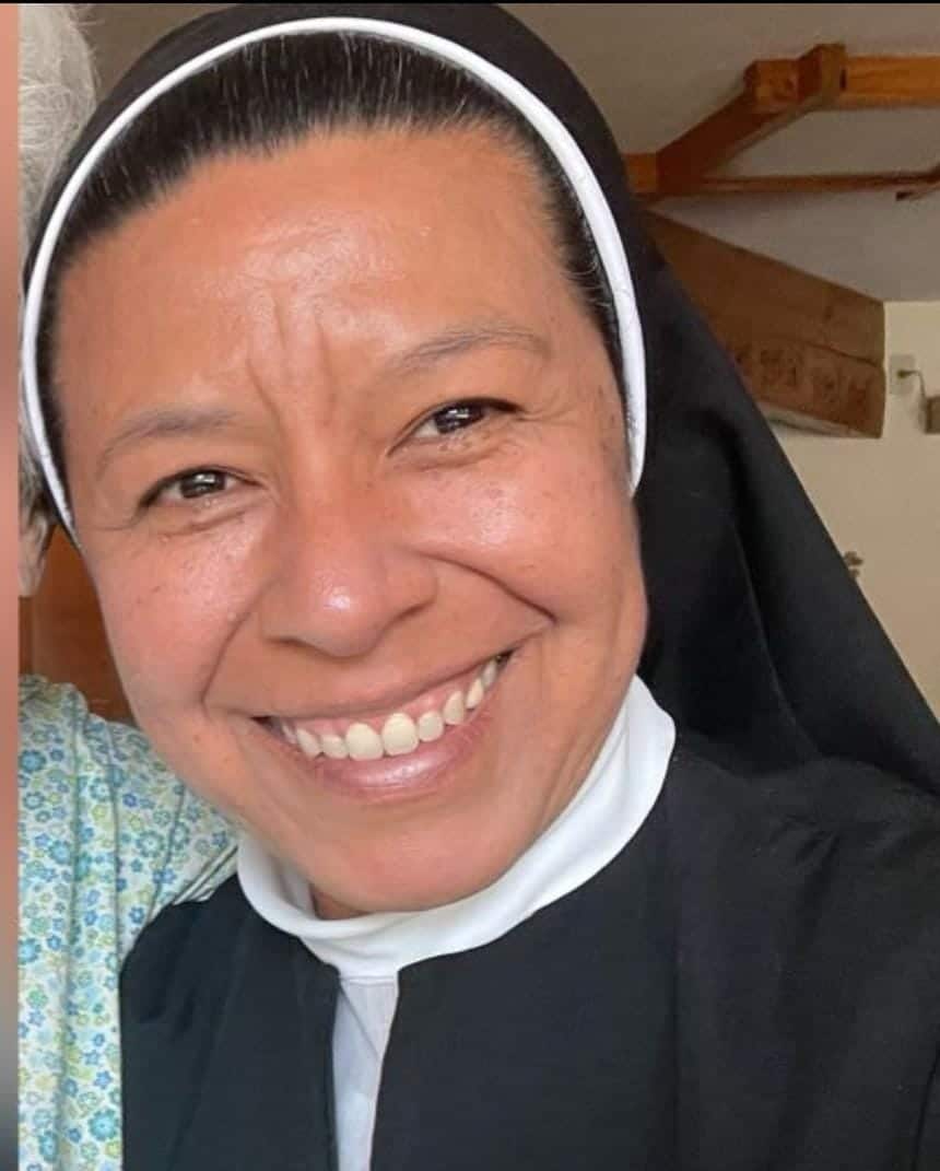 Madre María Gloria Laguna, autor en Desde la Fe