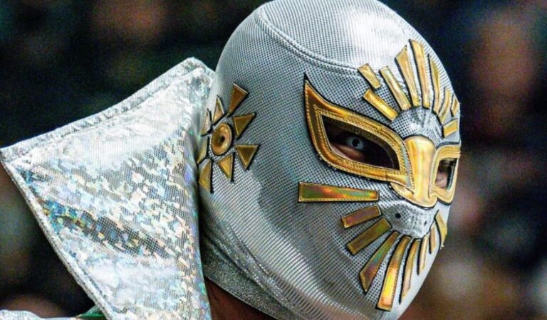 "Místico", el mejor luchador de México y devoto de la Virgen de ...